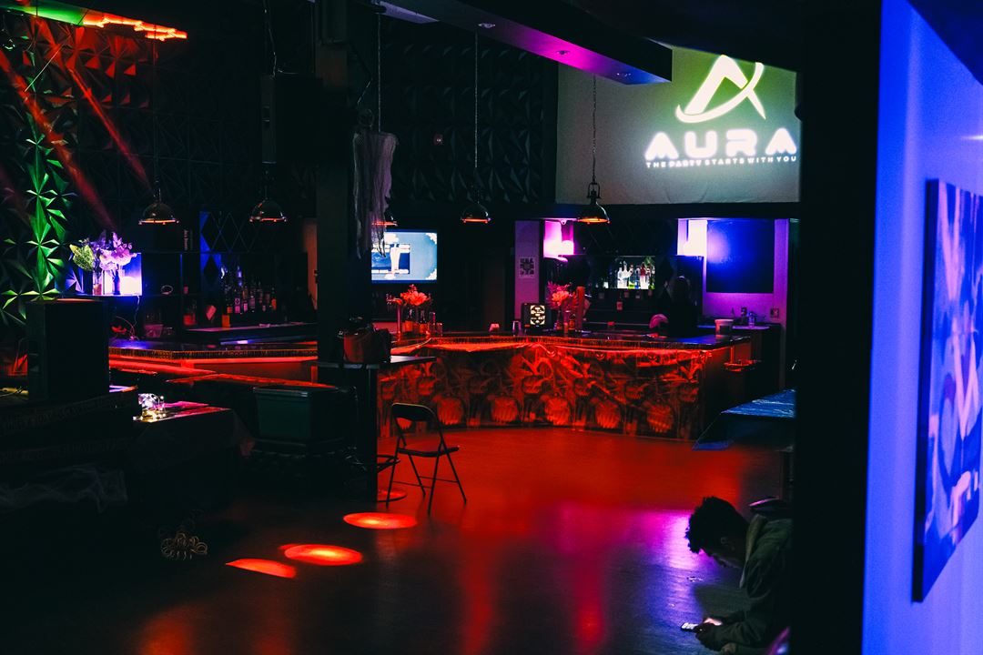 Aura - Stage & Bar - GenuVenue